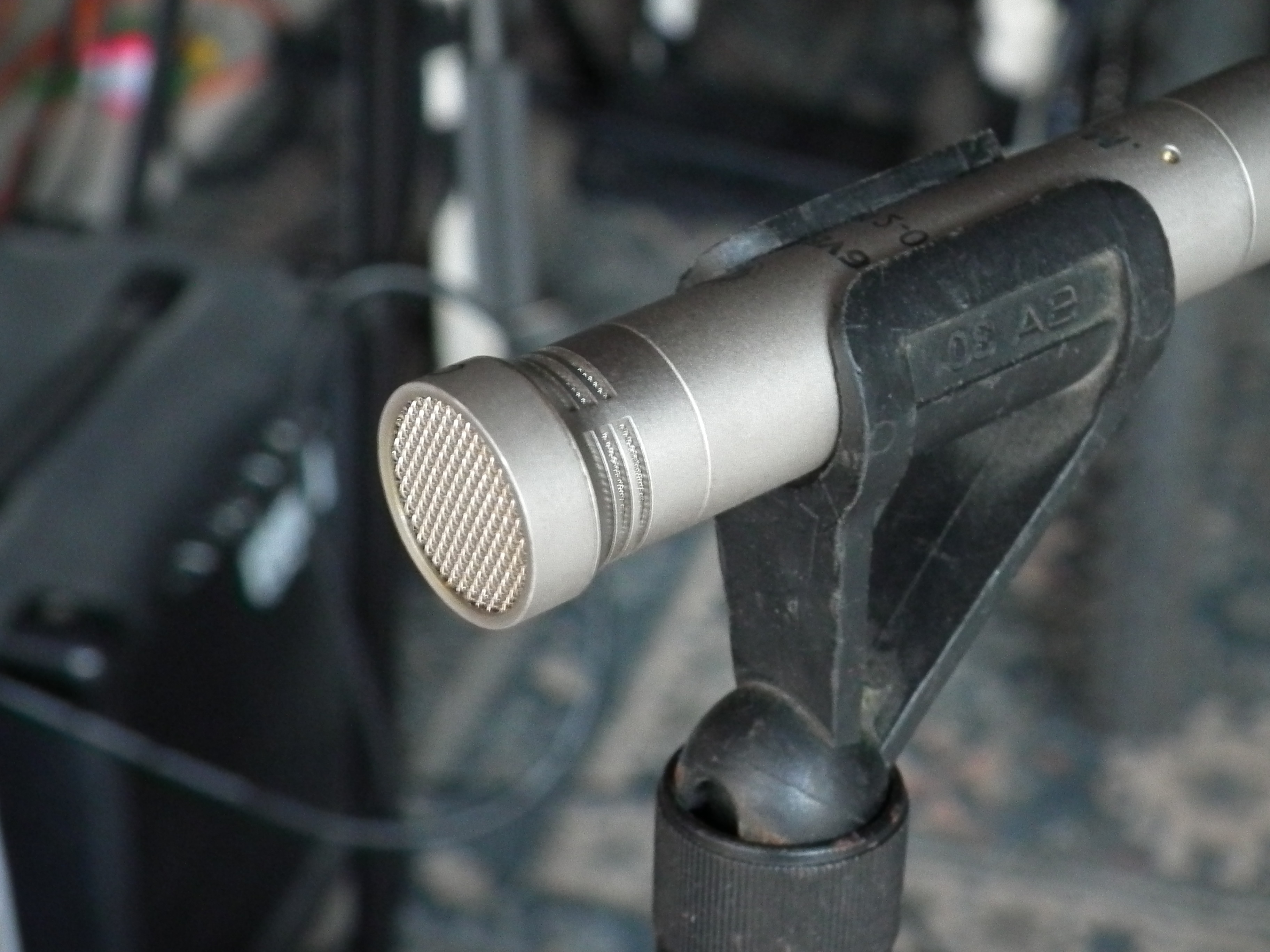 The Art (Visual & Audio) of the Microphone – Middle Age Rocker
